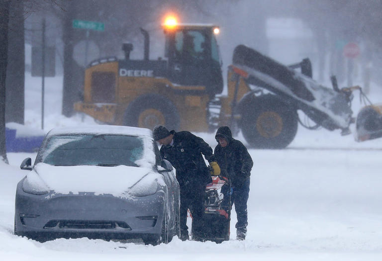 Blizzard warning issued for much of Wisconsin with whiteout conditions ...