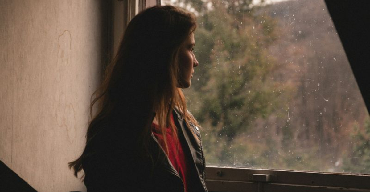10 emotional clues someone is hiding heartbreak