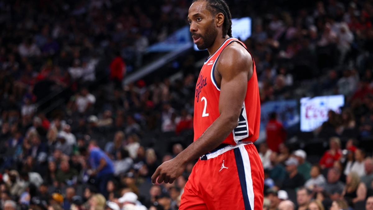 NBA: Kawhi Leonard leaves Clippers game with a left ankle sprain