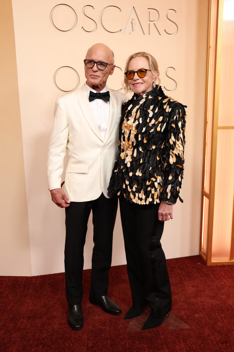 Amy Madigan walks the Oscars red carpet with husband Ed Harris—40 years ...