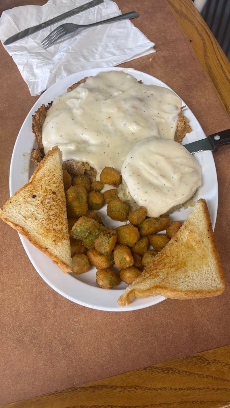 This old-school Oklahoma diner is serving chicken fried steak locals ...