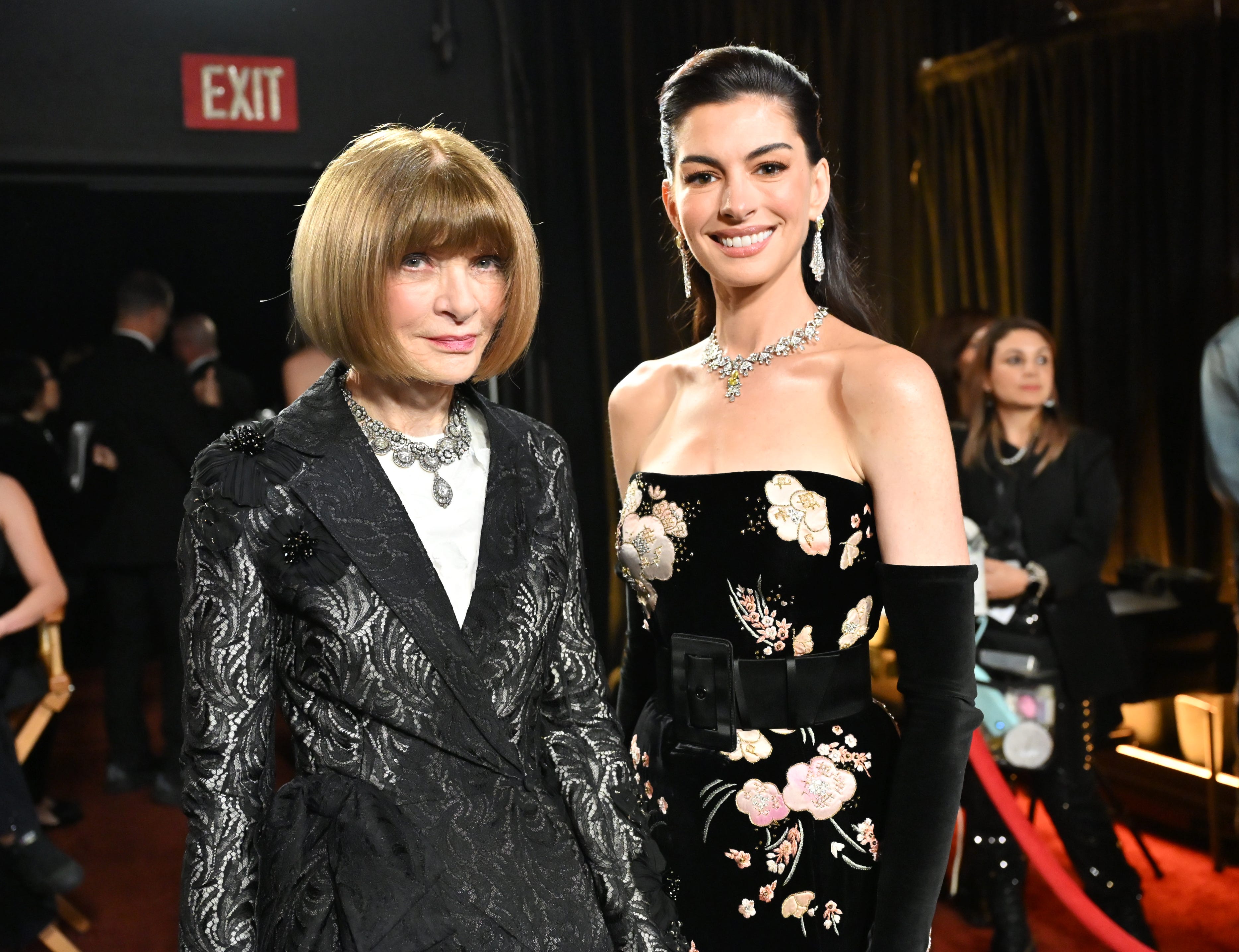 Anne Hathaway's Oscars nails would 100% get Miranda Priestly's approval