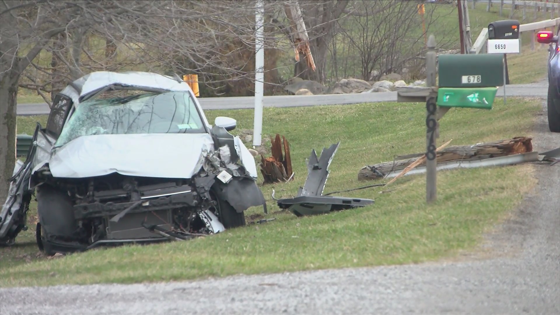 Car strikes utility pole in Riga, downs power lines