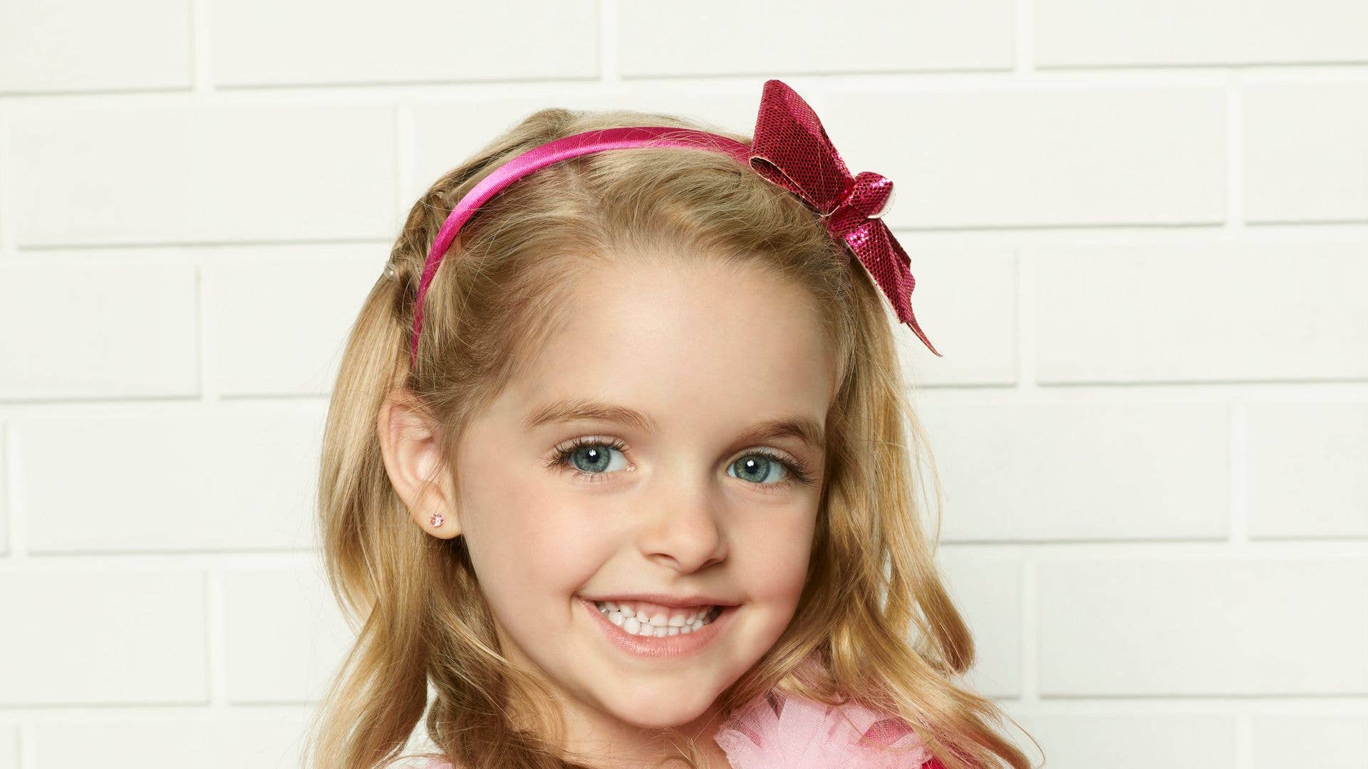Former child star McKenna Grace looks unrecognizable in fairytale dress ...