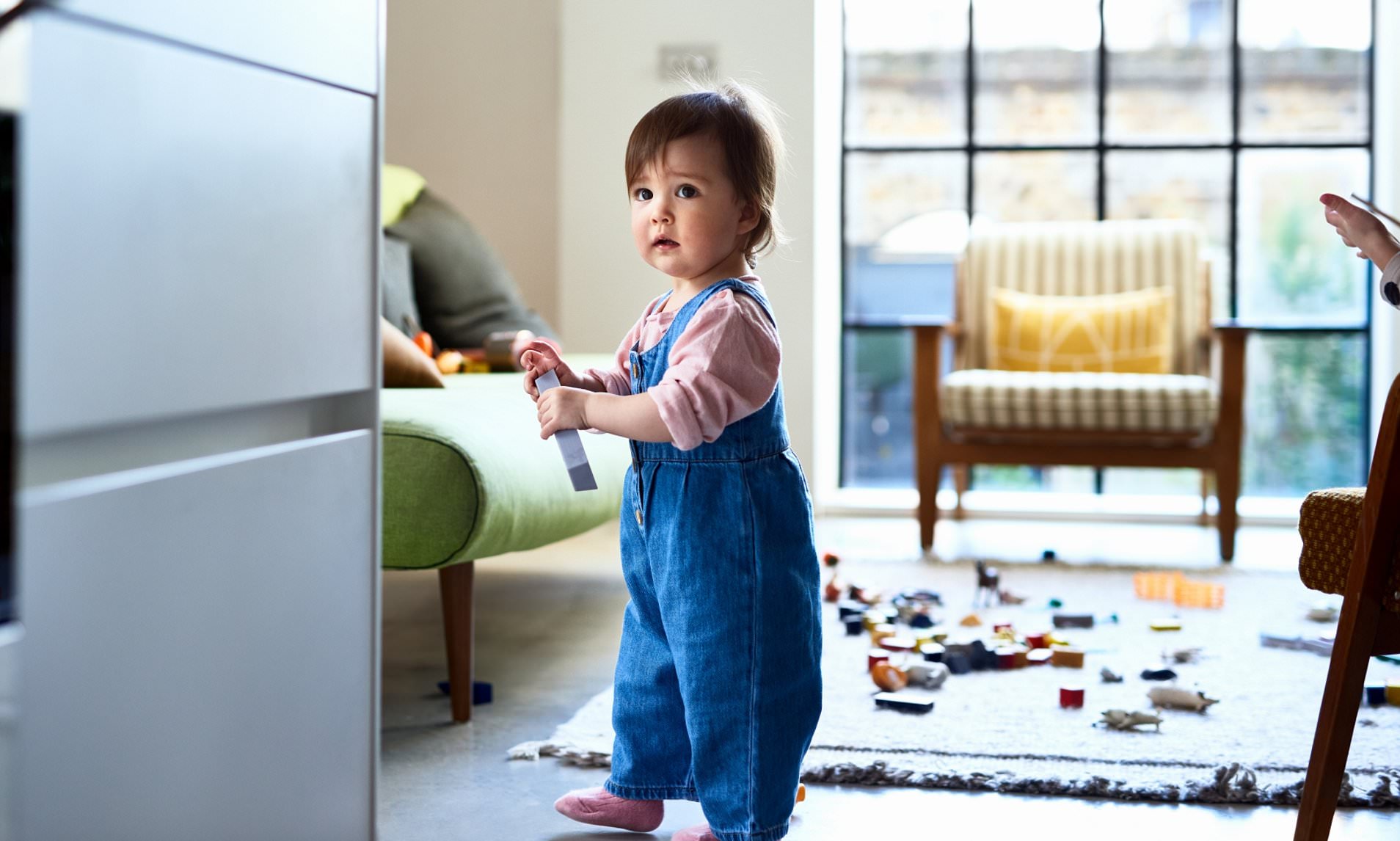 Born liars! Babies can master the art of deceit even before walking and ...