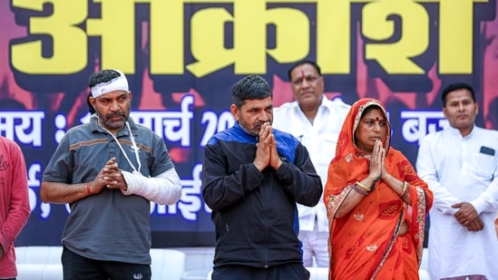Uttam Nagar clash victim’s mother demands 'Yogi-style justice', says ...