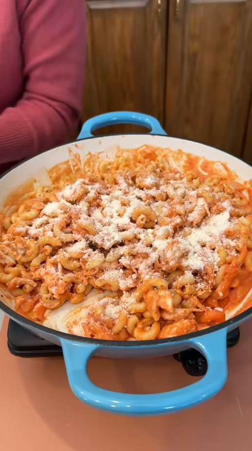 Creamy one pan tomato chicken pasta