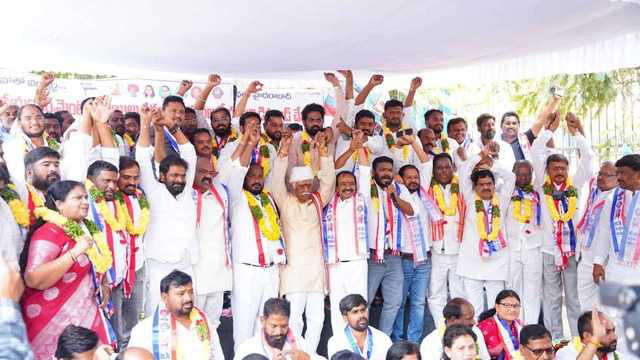 BC student groups protest fee reimbursement delays in Telangana