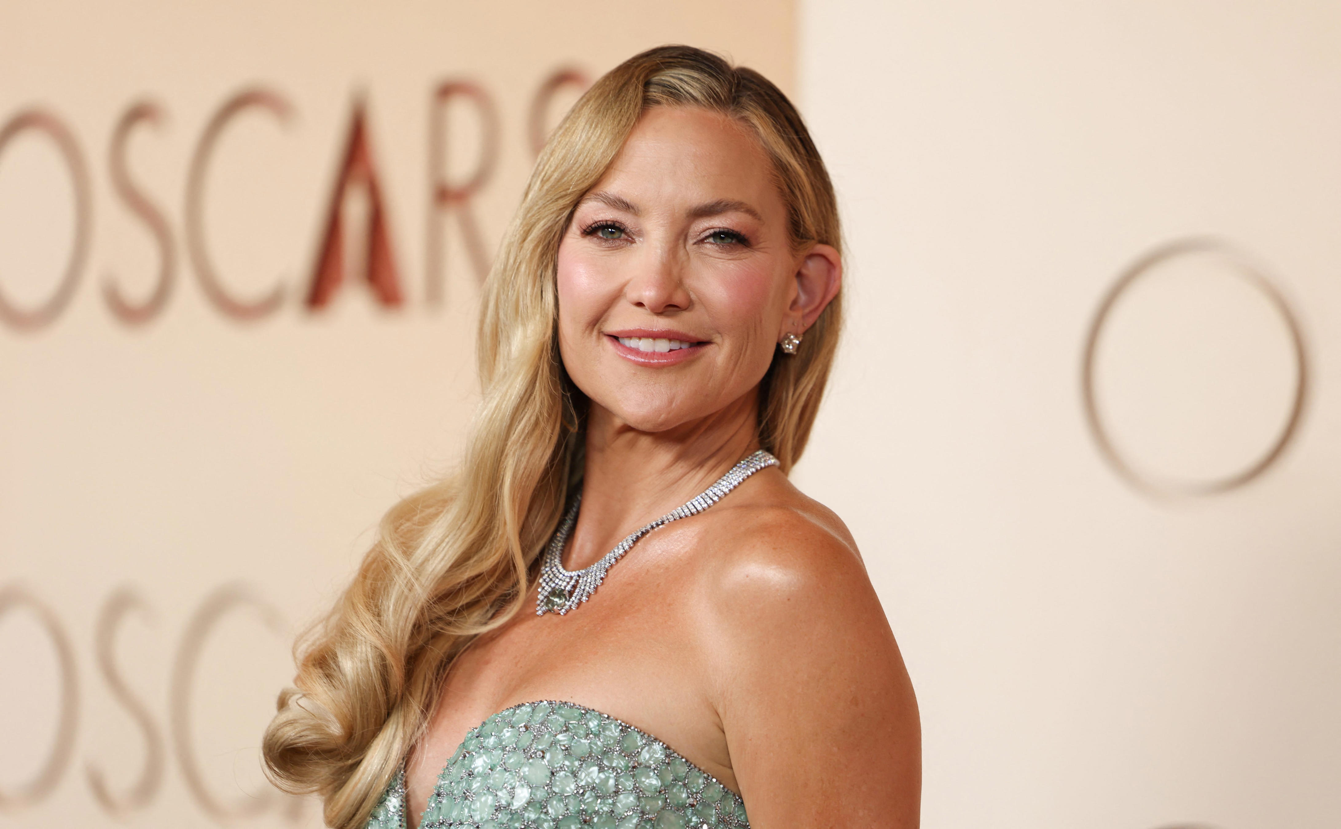 'Song Sung Blue's' Kate Hudson loses out to 'Hamnet's' Jessie Buckley ...