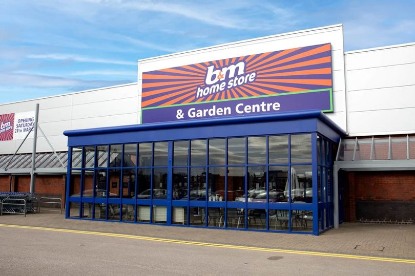 'Decorative' and 'practical' B&M £10 unit 'so similar' to B&Q £27 piece