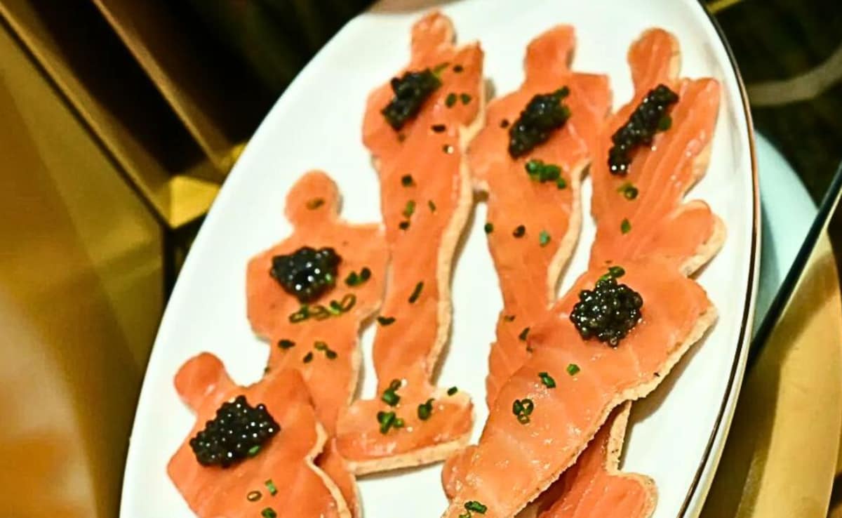 600 pizzas, 2 gallons of liquid gold: The 70-dish Oscars 2026 after ...