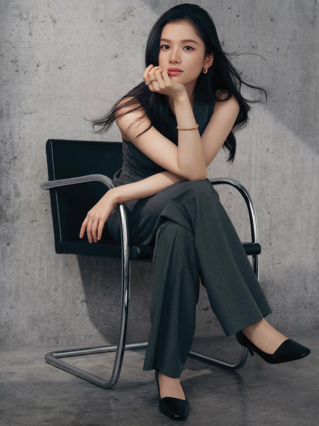Chinese actress Zhang Jingyi sparks buzz with 'trash bag' on red carpet