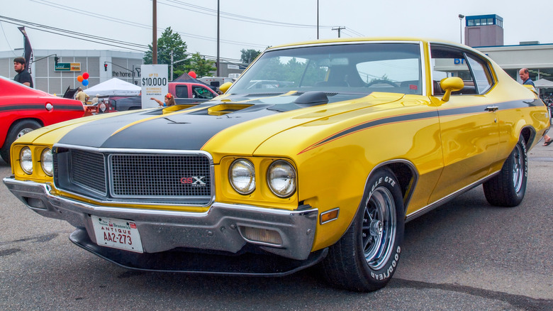 5 classic cars with crazy hoods