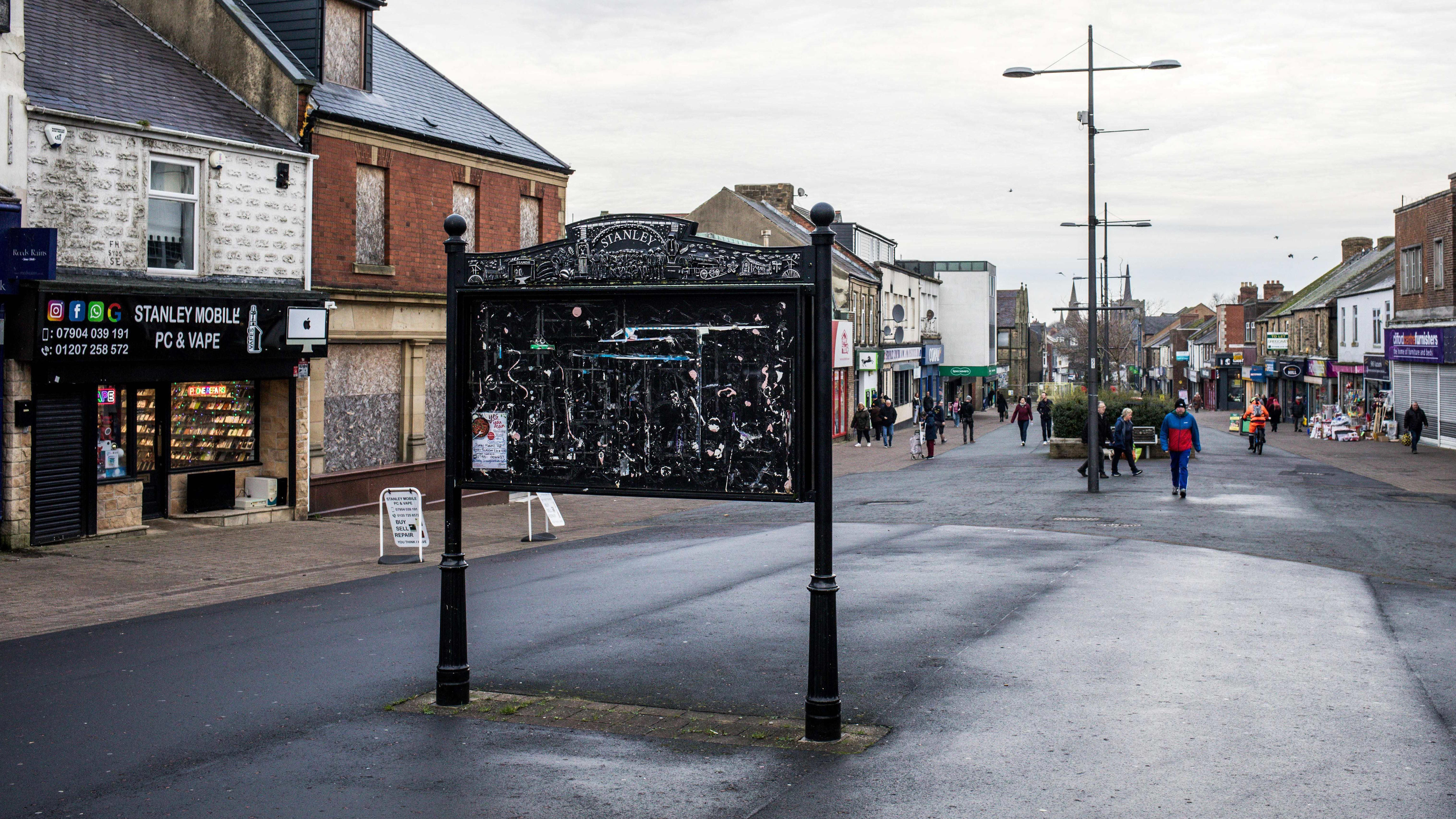 Council bids to fill empty shops through auctions