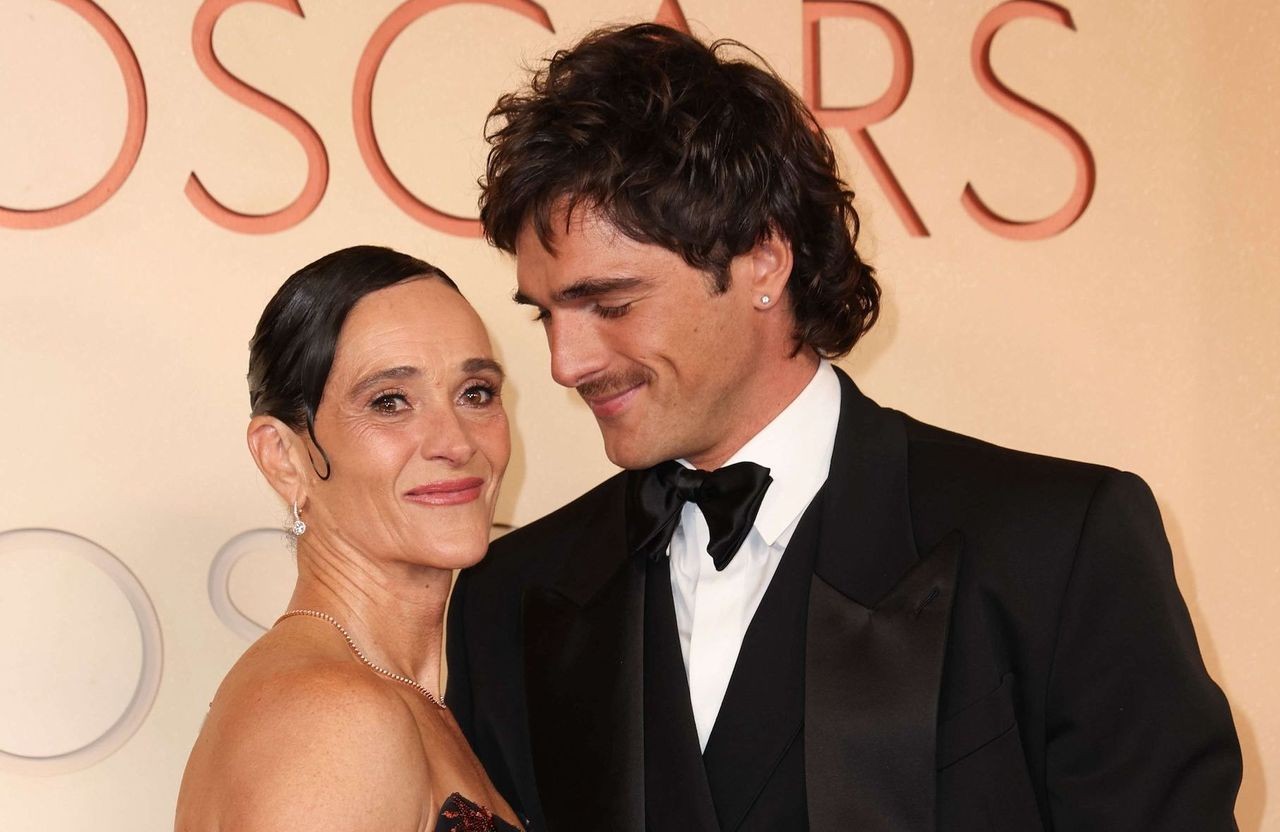 Oscars 2026 : Jacob Elordi a tenu sa promesse et fait sensation au bras ...