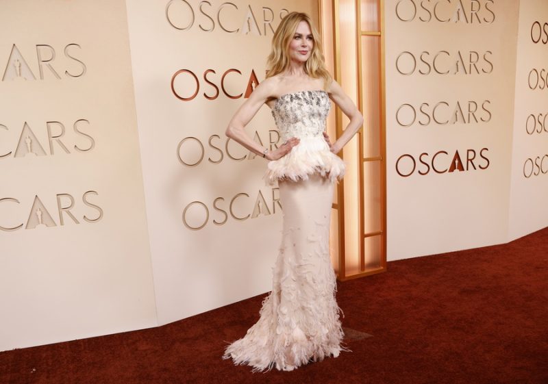 Το look της Nicole Kidman στο Chanel show είχε την ανατροπή που δεν ...