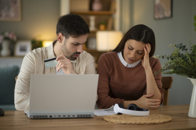 Why many people with high salaries still feel broke