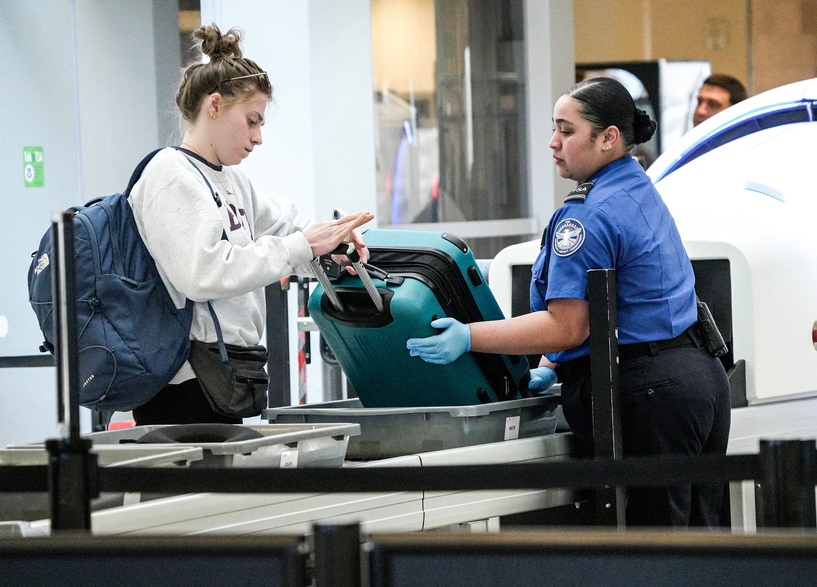 What are TSA wait times at EWR, ACY? What to know today