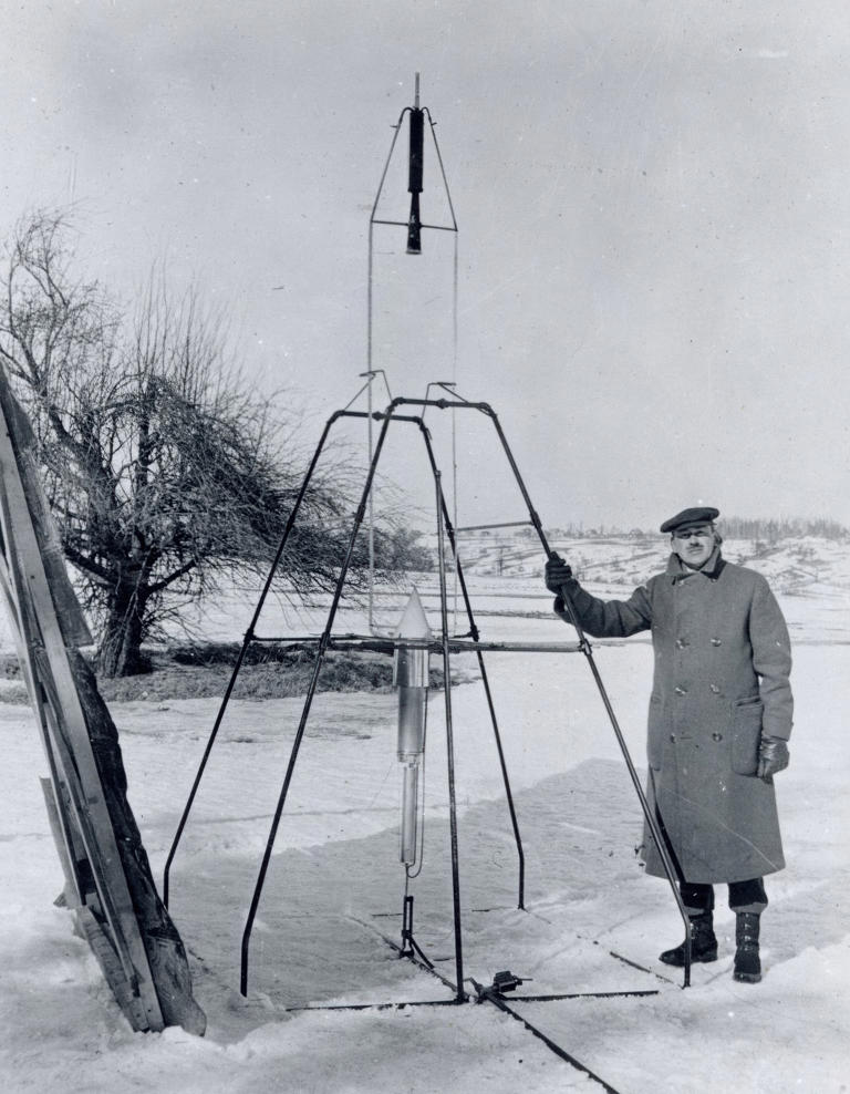 100 years after 1st modern rocket launched, humans are heading back to ...