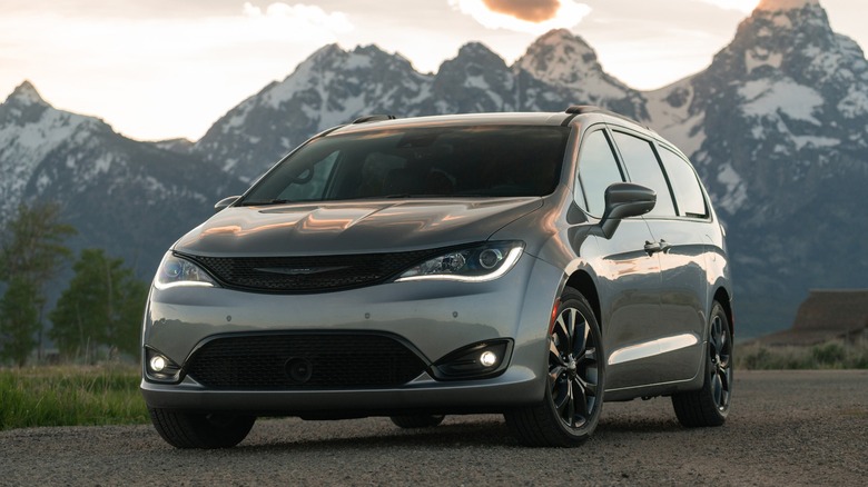 These popular used car brands earned Consumer Reports' worst ...