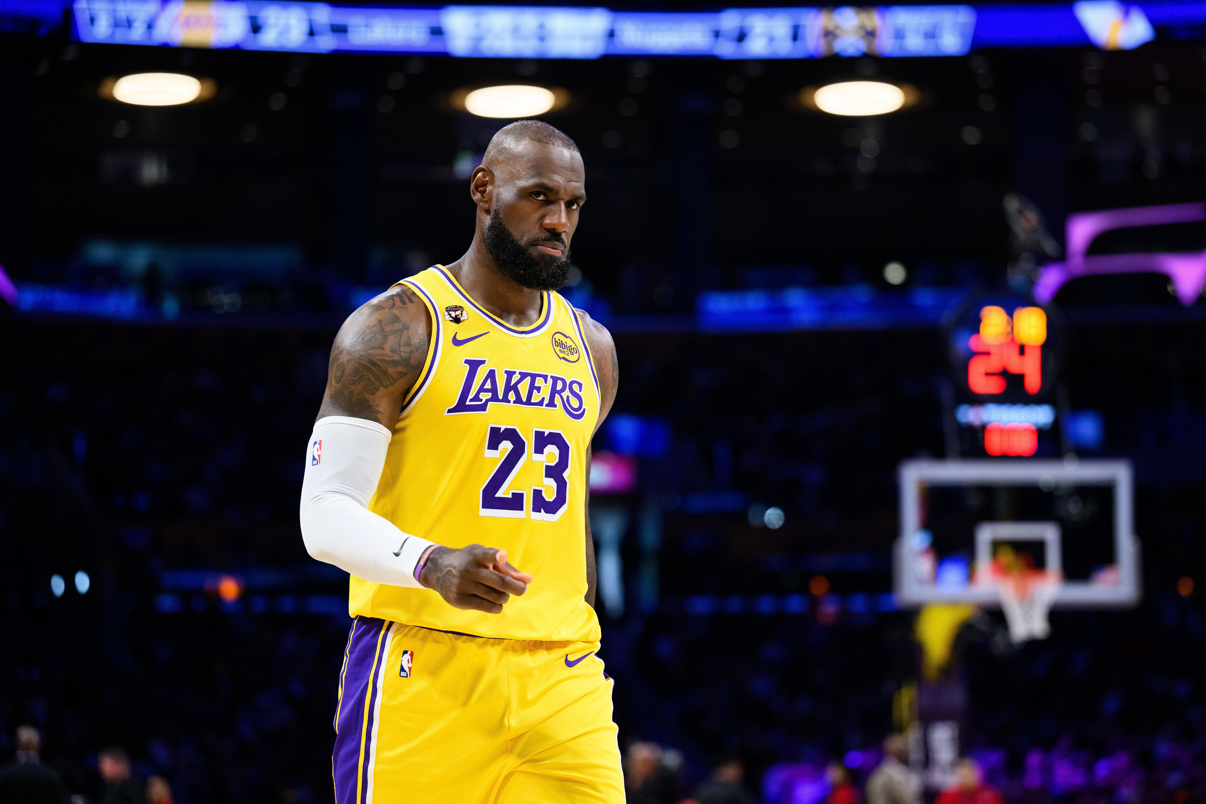 LeBron James: Lakers are striving to build 'championship DNA'