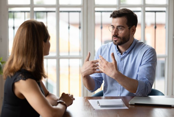 15 traits of men who effortlessly win women over