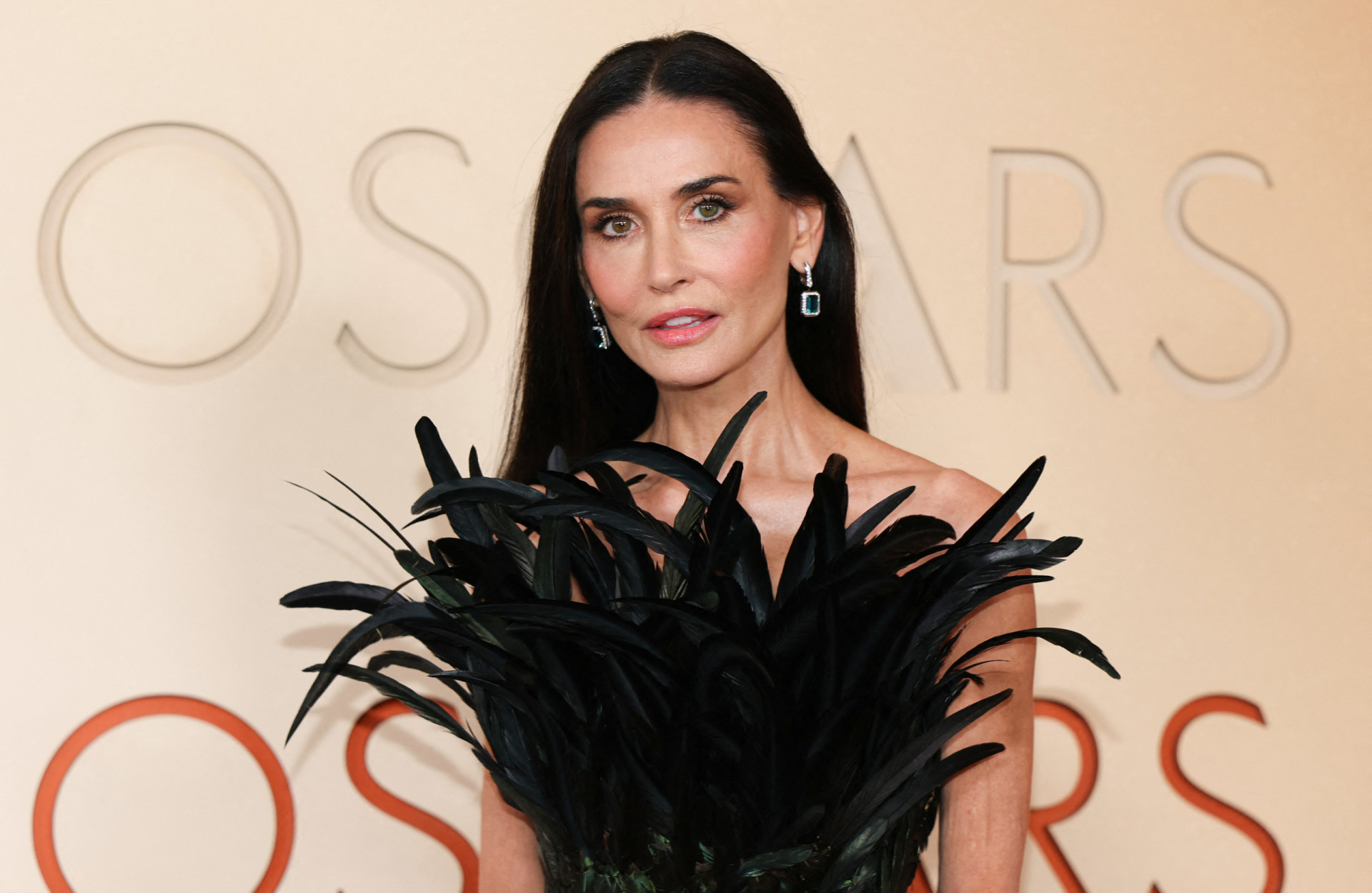 Famous people who kept their ex’s last name