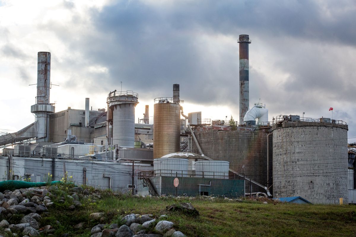 Jay Select Board approves town meeting warrant, backs data center plan