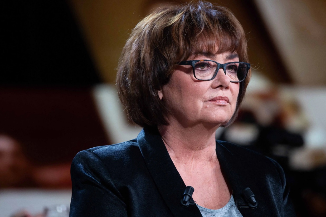 35 ans au sommet, une sortie sous tension : pourquoi Nathalie Saint ...