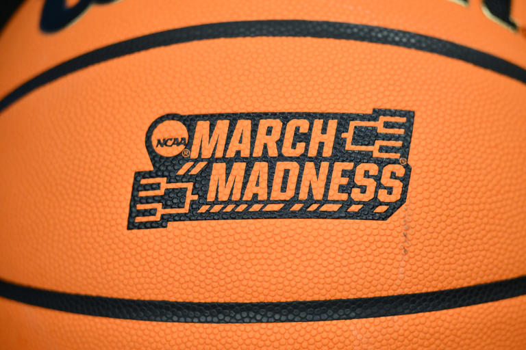 Updated March Madness bracket entering round of 64 of 2026 NCAA tournament