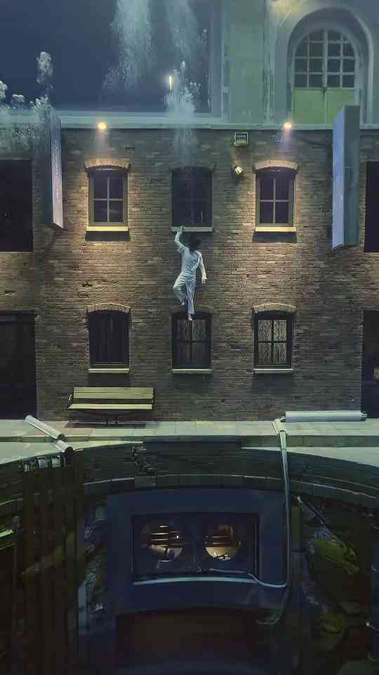 How Hydroman jumps in his dreams