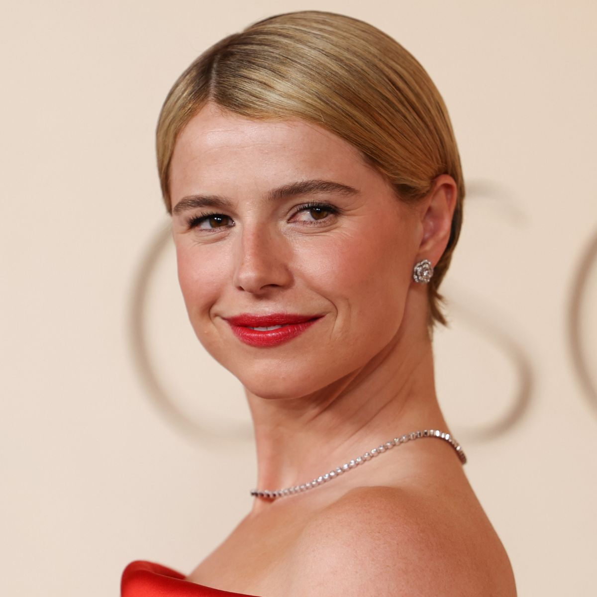 Confirmed: Jessie Buckley wore every beauty editor’s favourite perfume ...