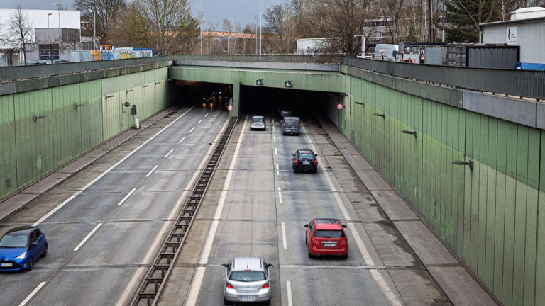 Tegel Tunnel Gesperrt Heute
