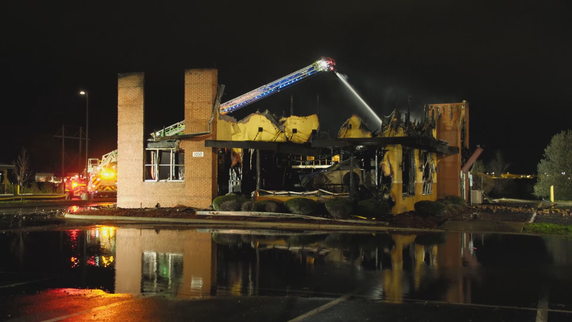 Fire destroys vacant Pizza Hut in Branson, Mo.