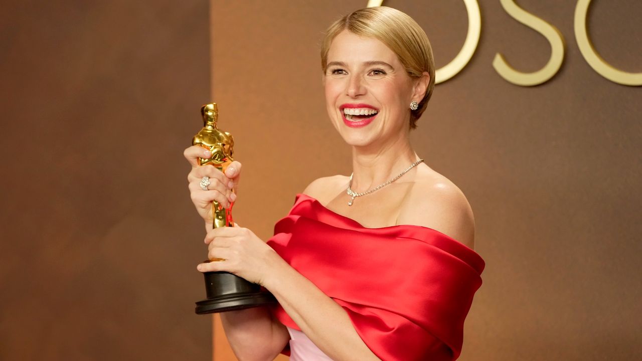 From reality TV to Oscar winner, Jessie Buckley becomes first Irish ...