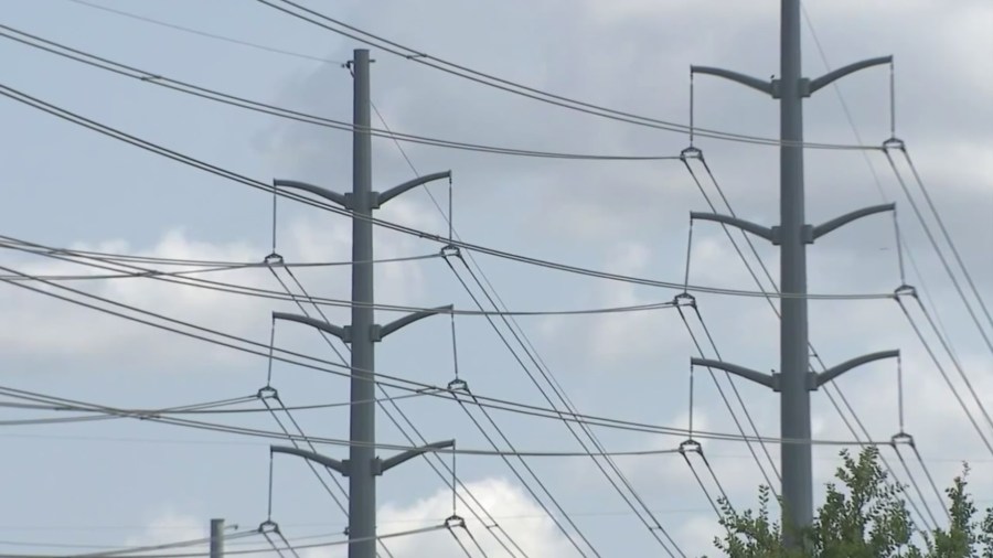 Power outages drop, thousands still without Monday morning