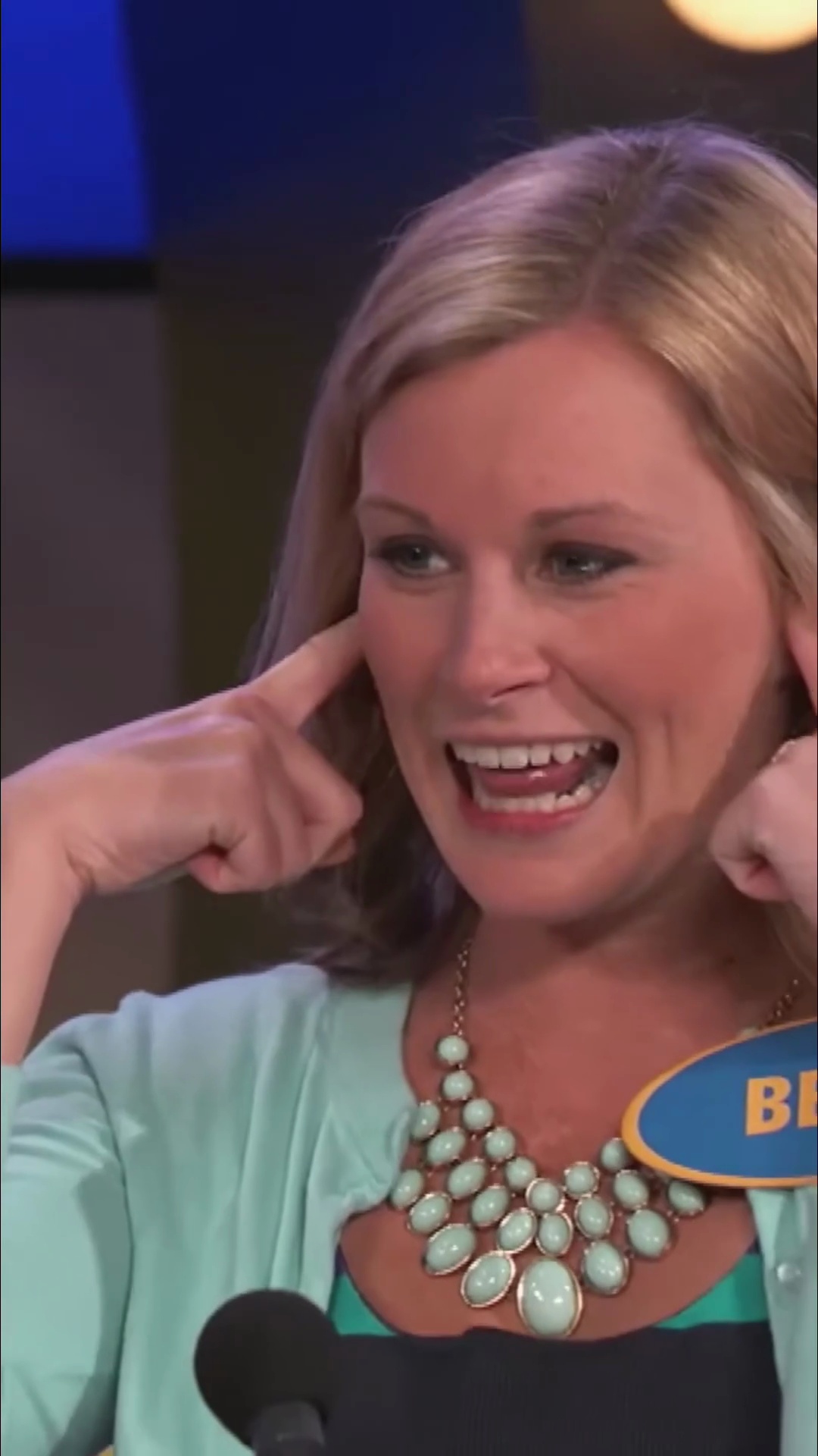 Larry’s inappropriate answer cracks up Steve Harvey on Family Feud