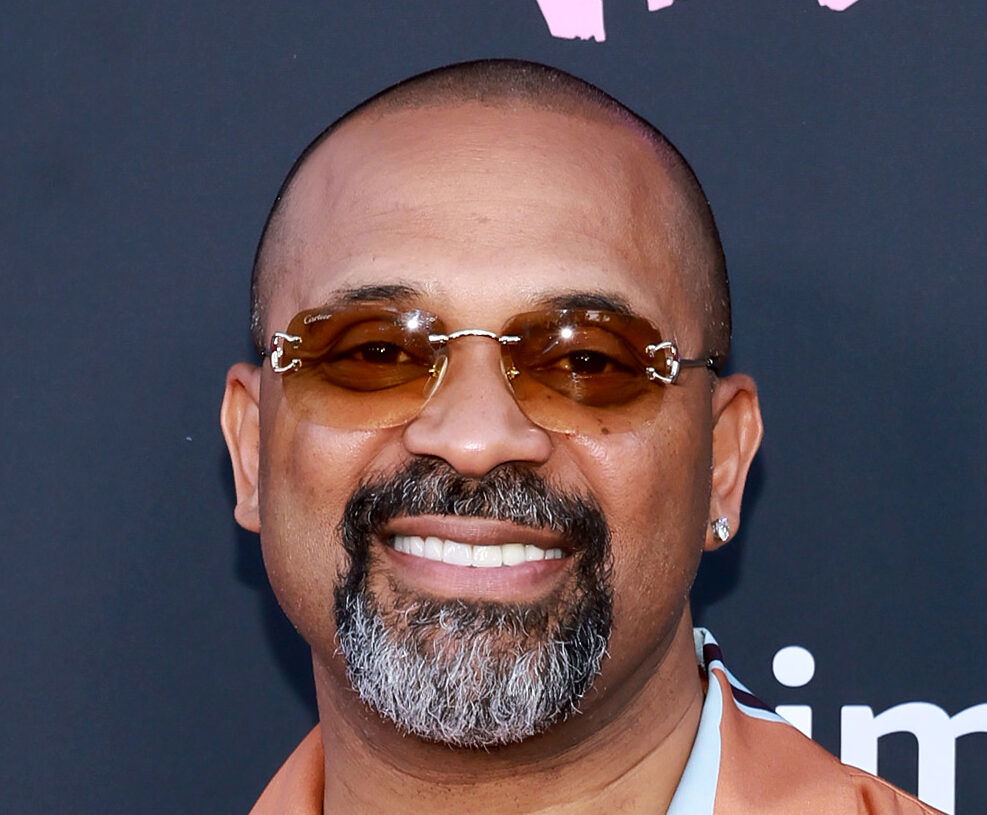 Mike Epps shows fan appreciation by buying her clothes, giving tickets ...
