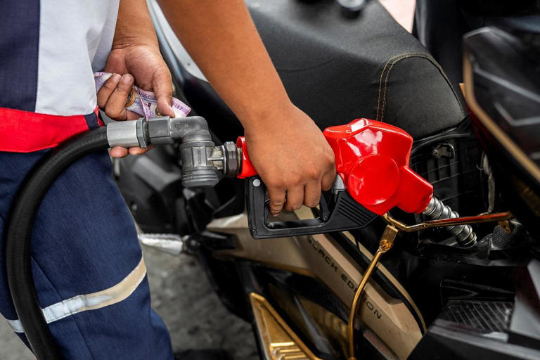 Diesel price rollback, gasoline hike seen next week