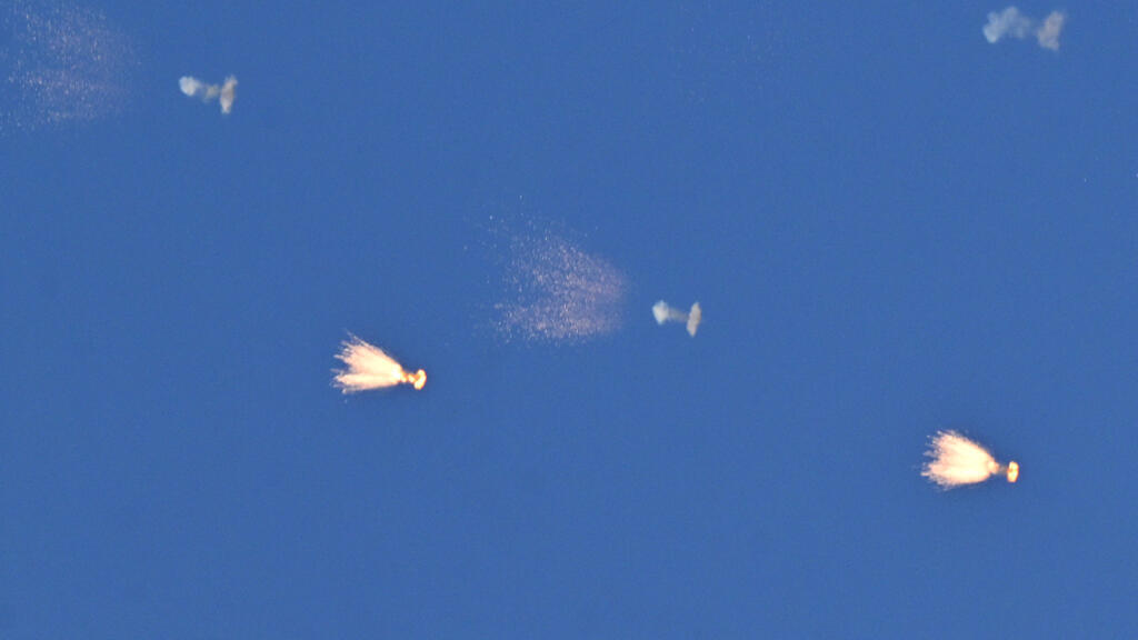 Rússia lança raro ataque diurno com drones contra Kiev