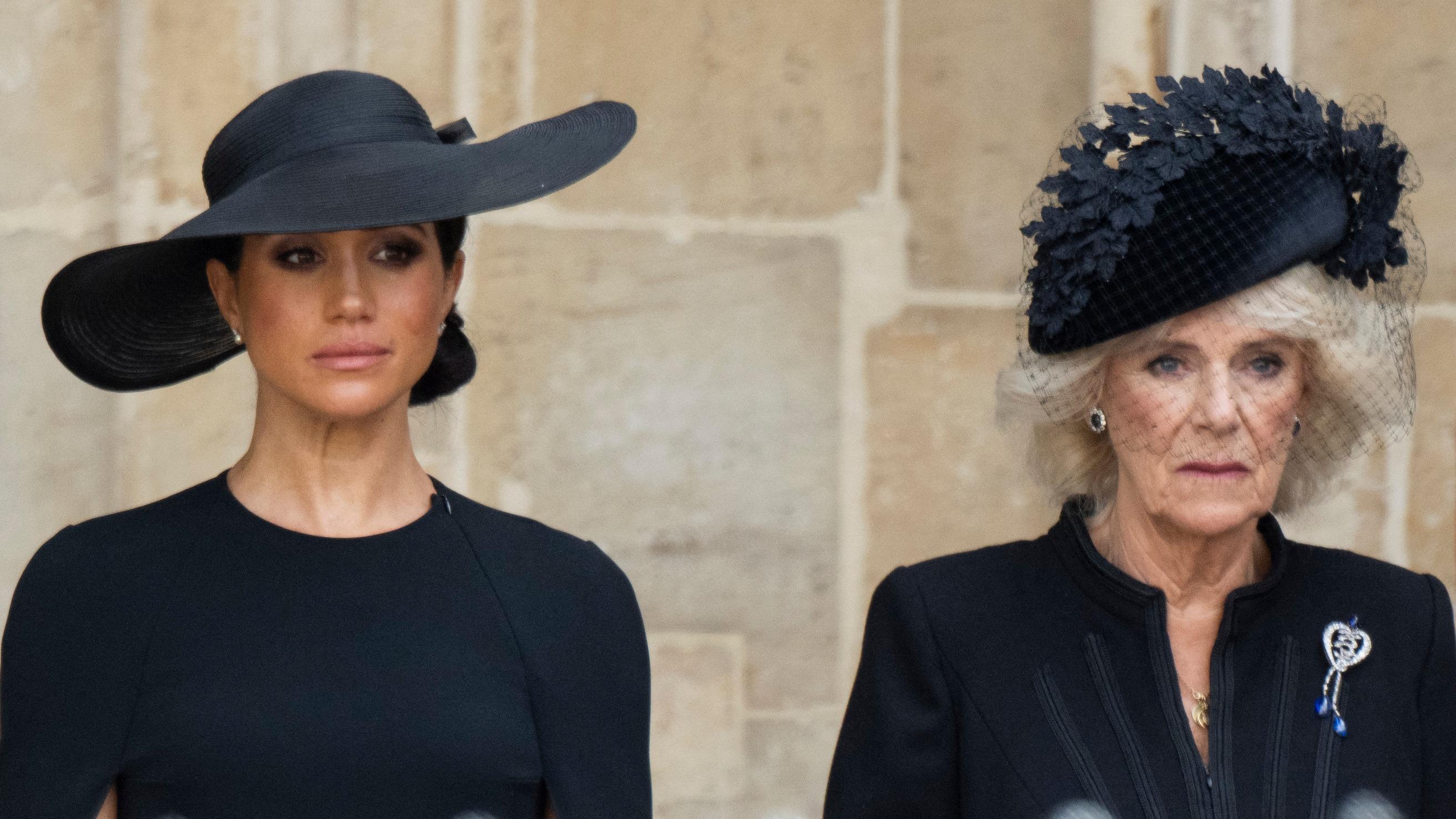 La reine Camilla ne mâche pas ses mots quand elle évoque à une amie ce ...