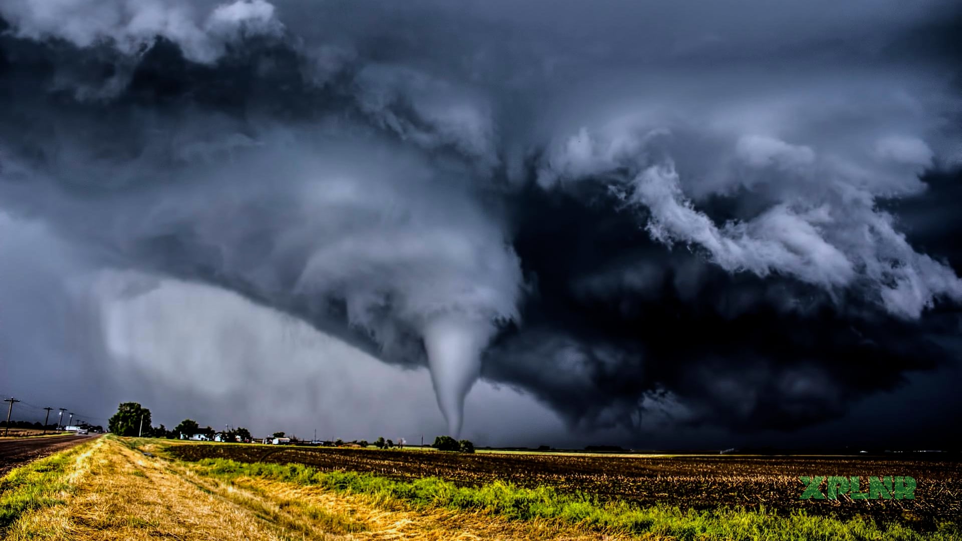 300 MPH winds: The terrifying physics of tornado formation