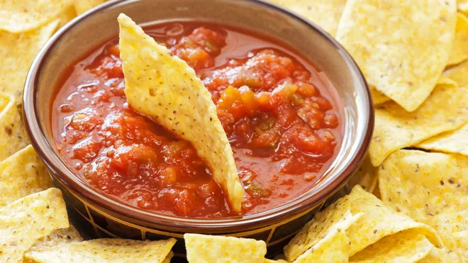 Man files lawsuit after salsa was too spicy