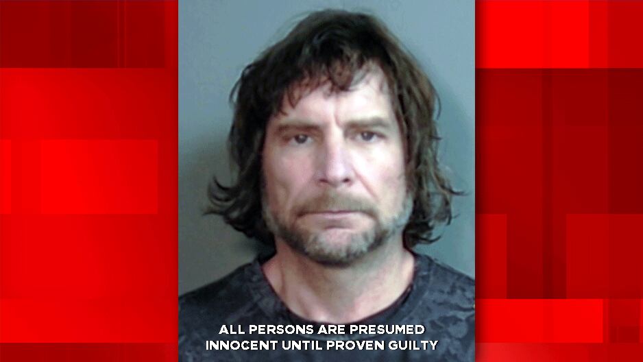 Shreveport man arrested for reportedly chasing people with hammer ...