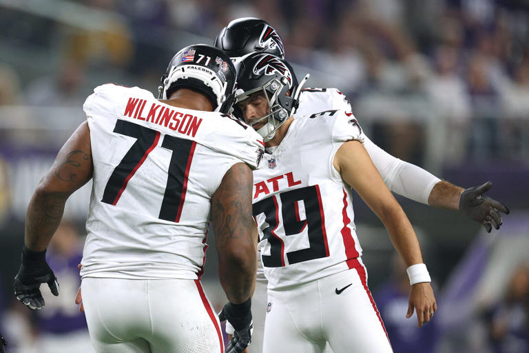 Former Falcons OL Elijah Wilkinson blasts franchise as "clown show"