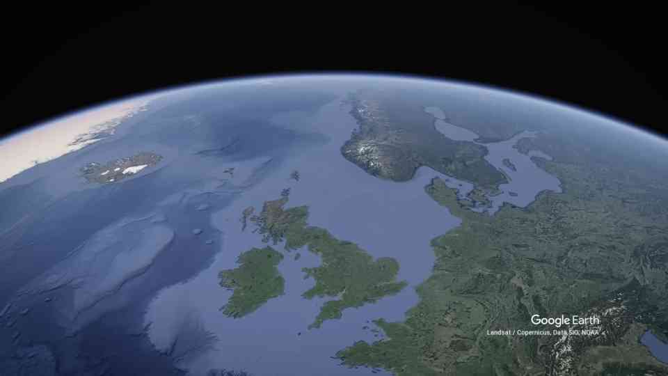 Watch what happens when an offshore platform loses stability