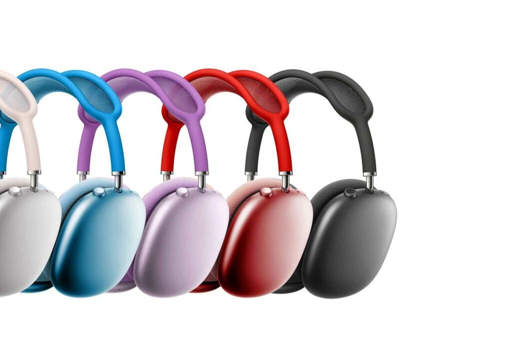 AirPods Max 2 accidentally reveals iOS 26.4 launch timeline