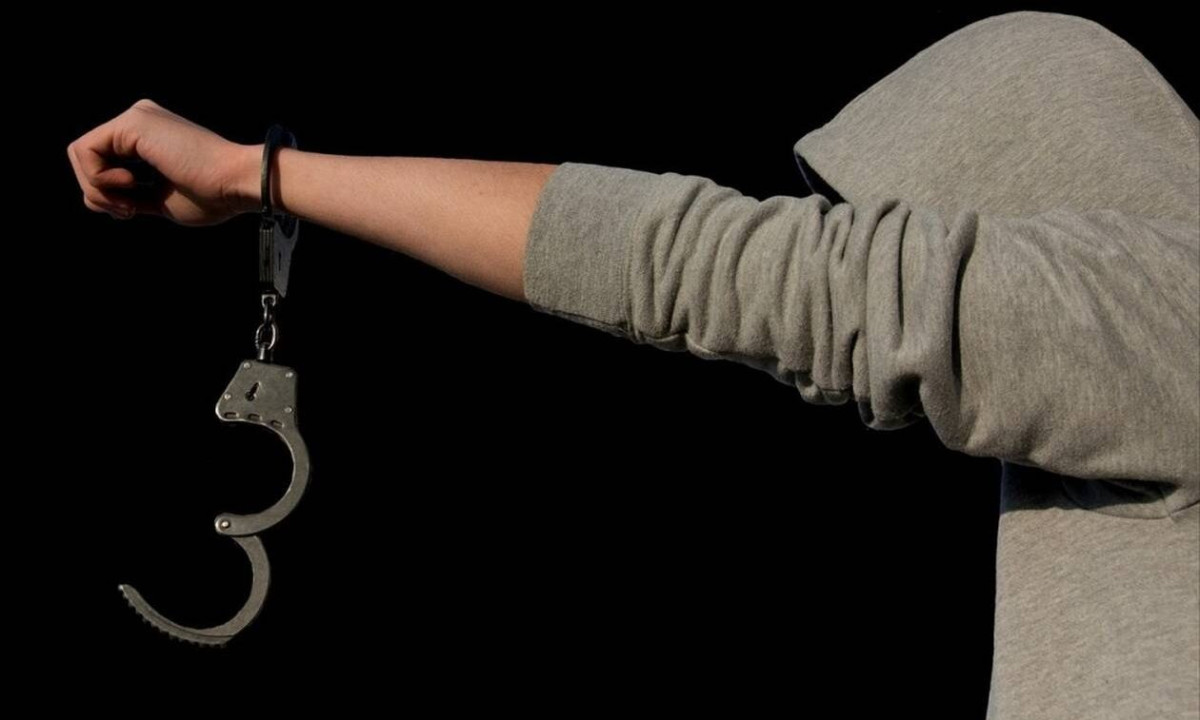 Κοζάνη: Σύλληψη 29χρονου για όπλα, ναρκωτικά και κροτίδες