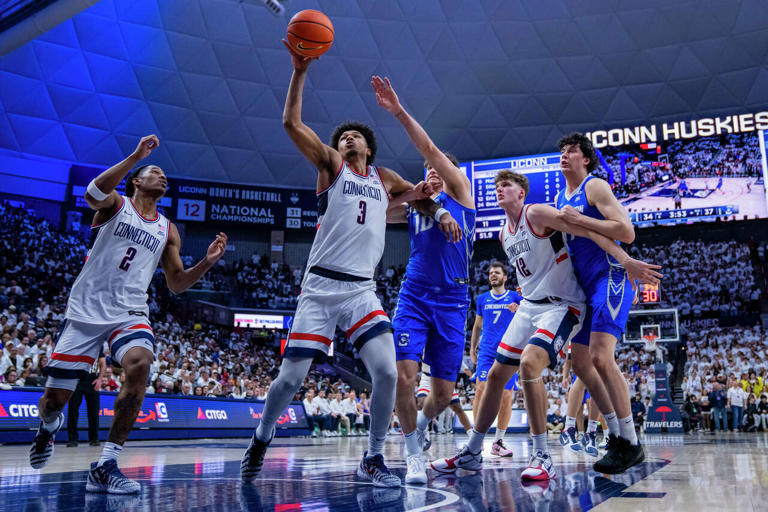 Dan Hurley gives injury updates on UConn's Jaylin Stewart, Silas Demary ...