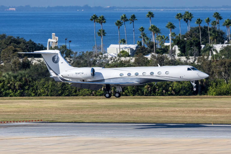 Inside Tiger Woods 55 Million Private Jet Pga Tour Pro S Luxury Life